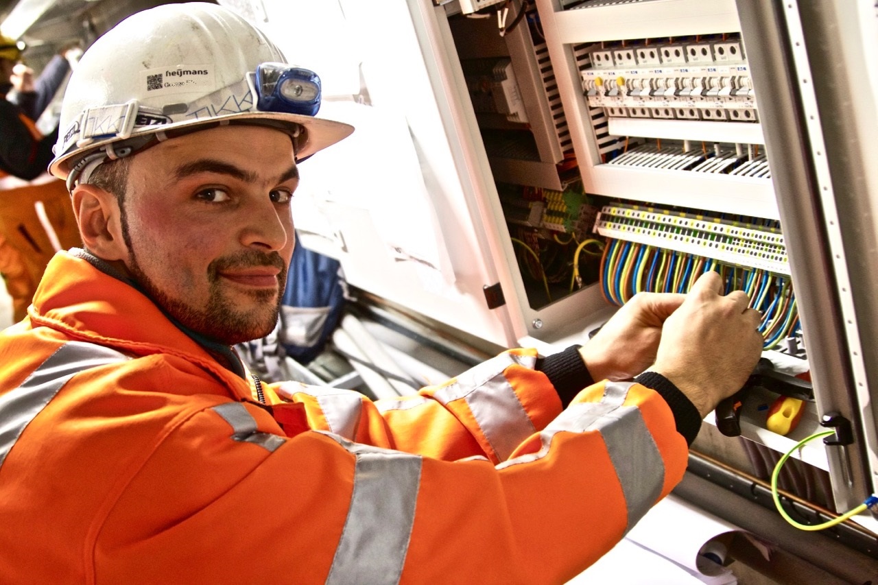 Industrial Electrician - TecLine